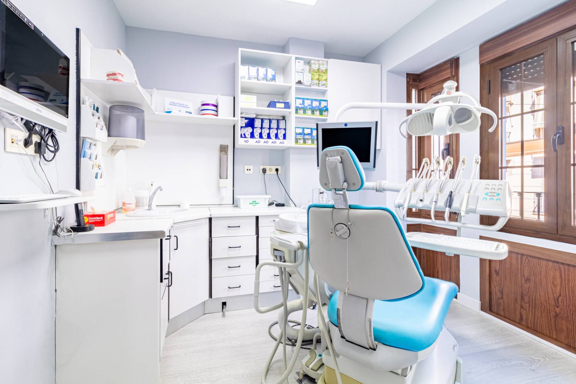 Clínica Dental en Granada – Dentista Juan Manuel Bailón